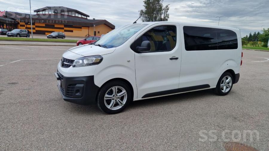 White Opel Vivaro 2022 in Bauska, with an engine capacity of 1.50 L and mileage of 0 thousand km for 16990 €, photo 1 on AUTOMOTO.COM.LV