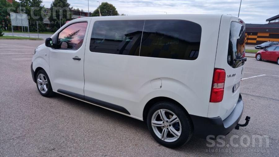 White Opel Vivaro 2022 in Bauska, with an engine capacity of 1.50 L and mileage of 0 thousand km for 16990 €, photo 3 on AUTOMOTO.COM.LV