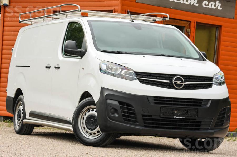 White Opel Vivaro 2022 in Tukums, with an engine capacity of 1.50 L and mileage of 169 thousand km for 13990 €, photo 1 on AUTOMOTO.COM.LV