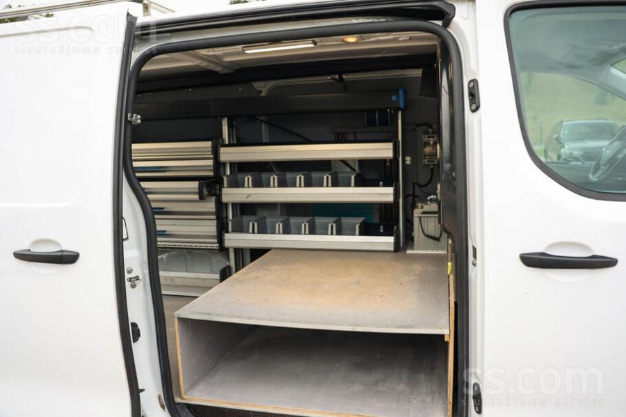 White Opel Vivaro 2022 in Tukums, with an engine capacity of 1.50 L and mileage of 169 thousand km for 13990 €, photo 14 on AUTOMOTO.COM.LV