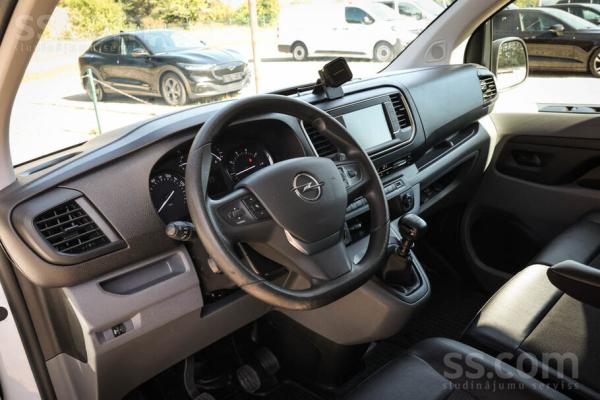 White Opel Vivaro 2022 in Tukums, with an engine capacity of 1.50 L and mileage of 166 thousand km for 13590 €, photo 9 on AUTOMOTO.COM.LV