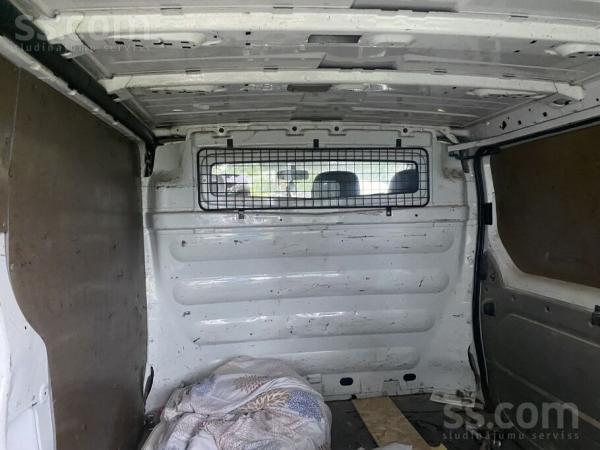 White Opel Vivaro 2003 in Tukums, with an engine capacity of 1.90 L and mileage of 345 thousand km for 1500 €, photo 5 on AUTOMOTO.COM.LV