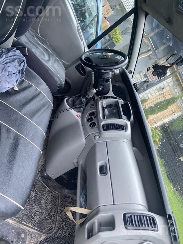 White Opel Vivaro 2003 in Tukums, with an engine capacity of 1.90 L and mileage of 345 thousand km for 1500 €, photo 7 on AUTOMOTO.COM.LV
