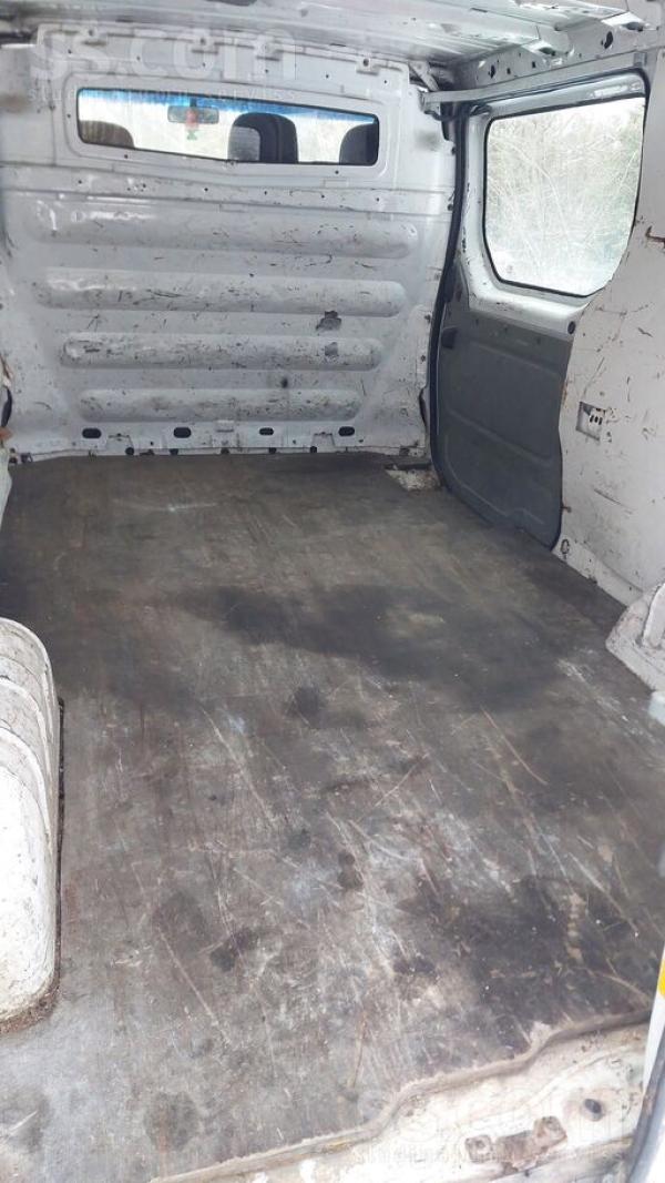 Balts Opel Vivaro 2004 Gulbene, ar dzinēja tilpumu 1.90 L un nobraukumu 313 tūkst. km par 2380 €, foto 4 vietnē AUTOMOTO.COM.LV