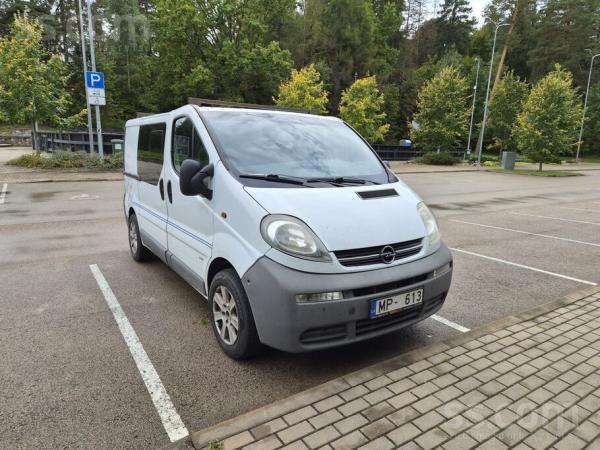 Balts Opel Vivaro 2004 Rīga, ar dzinēja tilpumu 1.90 L un nobraukumu 256 tūkst. km par 3200 €, foto 3 vietnē AUTOMOTO.COM.LV