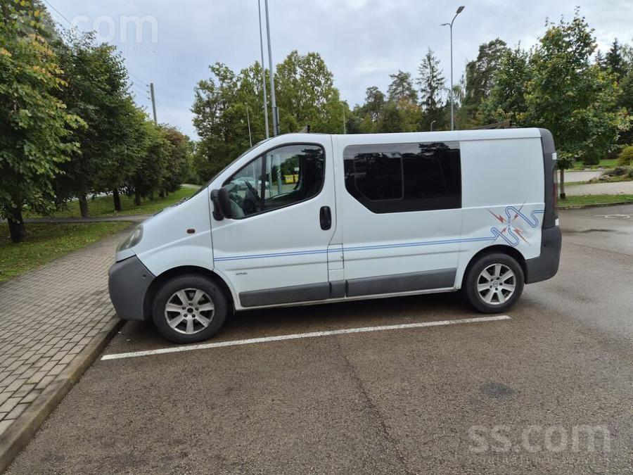 White Opel Vivaro 2004 in Riga, with an engine capacity of 1.90 L and mileage of 256 thousand km for 3200 €, photo 7 on AUTOMOTO.COM.LV