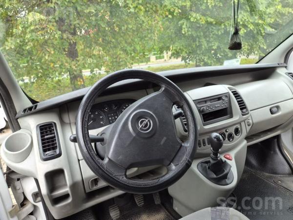 Balts Opel Vivaro 2004 Rīga, ar dzinēja tilpumu 1.90 L un nobraukumu 256 tūkst. km par 3200 €, foto 8 vietnē AUTOMOTO.COM.LV