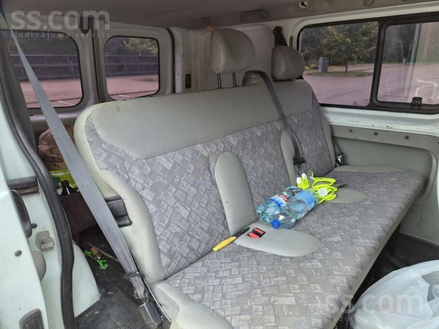 White Opel Vivaro 2004 in Riga, with an engine capacity of 1.90 L and mileage of 256 thousand km for 3200 €, photo 10 on AUTOMOTO.COM.LV