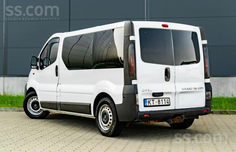 Balts Opel Vivaro 2006 Rīga, ar dzinēja tilpumu 2.50 L un nobraukumu 440 tūkst. km par 4490 €, foto 4 vietnē AUTOMOTO.COM.LV