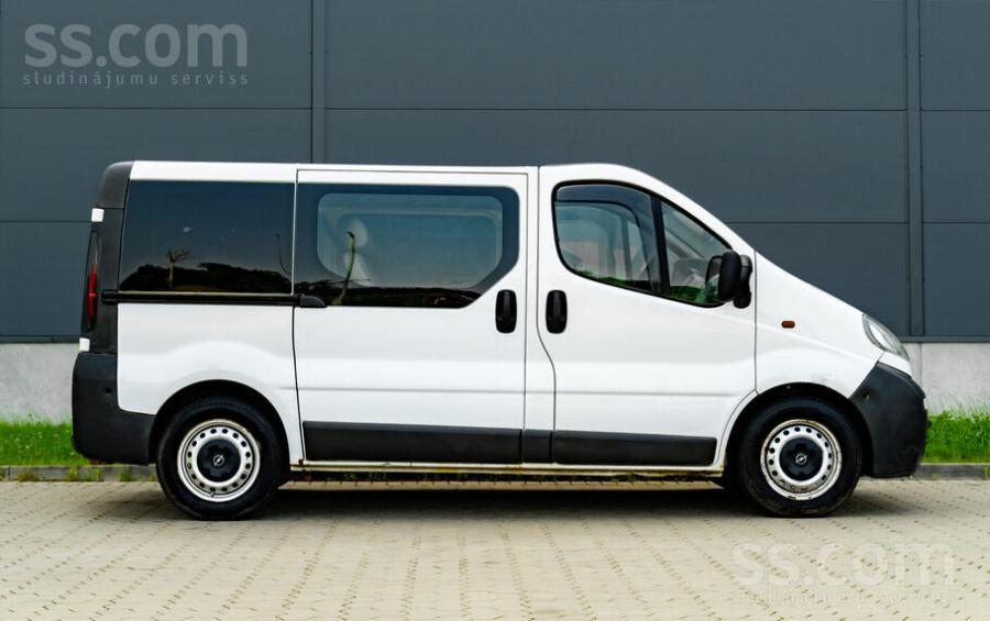 Balts Opel Vivaro 2006 Rīga, ar dzinēja tilpumu 2.50 L un nobraukumu 440 tūkst. km par 4490 €, foto 12 vietnē AUTOMOTO.COM.LV