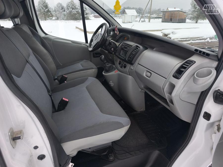 Balts Opel Vivaro 2007 Druskininkai, ar dzinēja tilpumu 2.00 L un nobraukumu 266 tūkst. km par 6950 €, foto 10 vietnē AUTOMOTO.COM.LV