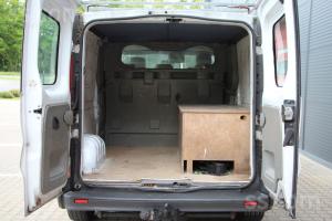 White Opel Vivaro 2008 in Riga, with an engine capacity of 2.00 L and mileage of 323 thousand km for 6450 €, photo 11 on AUTOMOTO.COM.LV