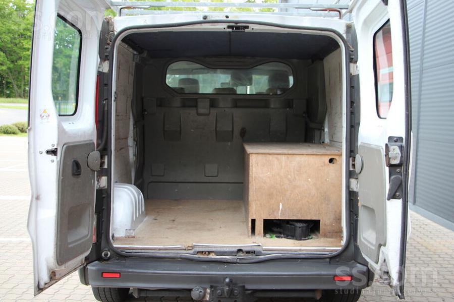 White Opel Vivaro 2008 in Riga, with an engine capacity of 2.00 L and mileage of 323 thousand km for 6450 €, photo 11 on AUTOMOTO.COM.LV