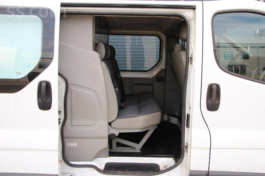 White Opel Vivaro 2008 in Riga, with an engine capacity of 2.00 L and mileage of 323 thousand km for 6450 €, photo 12 on AUTOMOTO.COM.LV
