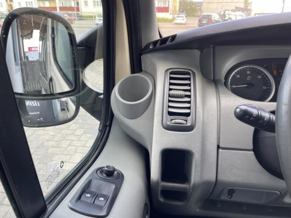 Balts Opel Vivaro 2008 Rīga, ar dzinēja tilpumu 2.00 L un nobraukumu 382 tūkst. km par 5200 €, foto 2 vietnē AUTOMOTO.COM.LV