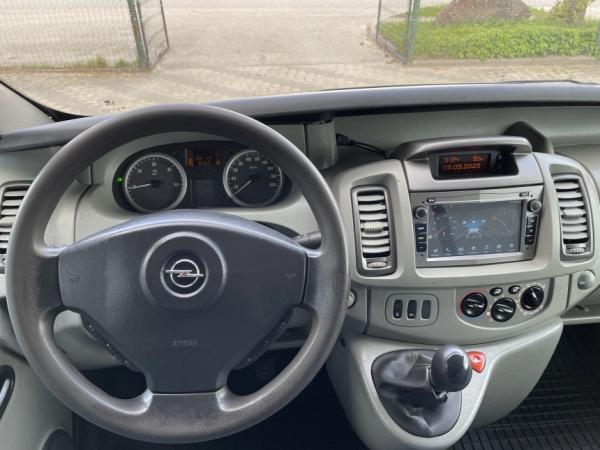 Balts Opel Vivaro 2008 Rīga, ar dzinēja tilpumu 2.00 L un nobraukumu 382 tūkst. km par 5200 €, foto 4 vietnē AUTOMOTO.COM.LV
