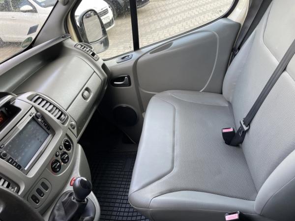 Balts Opel Vivaro 2008 Rīga, ar dzinēja tilpumu 2.00 L un nobraukumu 382 tūkst. km par 5200 €, foto 6 vietnē AUTOMOTO.COM.LV