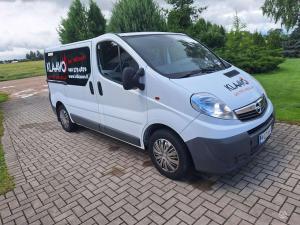White Opel Vivaro 2008 in Kaunas, with an engine capacity of 2.00 L and mileage of 352 thousand km for 2650 €, photo 3 on AUTOMOTO.COM.LV