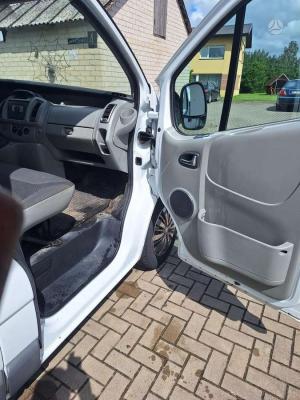 White Opel Vivaro 2008 in Kaunas, with an engine capacity of 2.00 L and mileage of 352 thousand km for 2650 €, photo 10 on AUTOMOTO.COM.LV