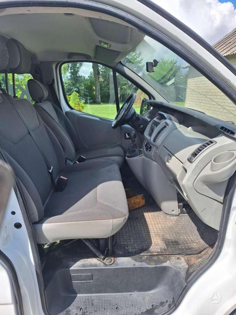 White Opel Vivaro 2008 in Kaunas, with an engine capacity of 2.00 L and mileage of 352 thousand km for 2650 €, photo 12 on AUTOMOTO.COM.LV