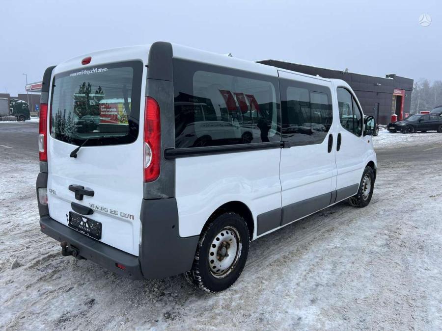 White Opel Vivaro 2011 in Vilnius, with an engine capacity of 2.46 L and mileage of 214 thousand km for 7350 €, photo 5 on AUTOMOTO.COM.LV