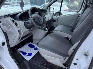 White Opel Vivaro 2011 in Vilnius, with an engine capacity of 2.46 L and mileage of 214 thousand km for 7350 €, photo 7 on AUTOMOTO.COM.LV