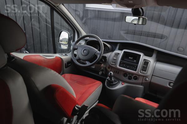 White Opel Vivaro 2011 in Jelgava, with an engine capacity of 2.50 L and mileage of 326 thousand km for 8700 €, photo 7 on AUTOMOTO.COM.LV