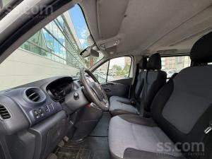 White Opel Vivaro 2016 in Riga, with an engine capacity of 1.60 L and mileage of 274 thousand km for 8500 €, photo 9 on AUTOMOTO.COM.LV