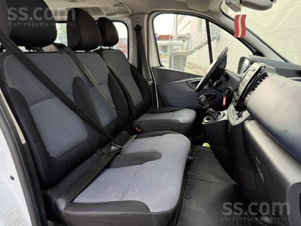 Balts Opel Vivaro 2016 Rīga, ar dzinēja tilpumu 1.60 L un nobraukumu 274 tūkst. km par 8500 €, foto 9 vietnē AUTOMOTO.COM.LV
