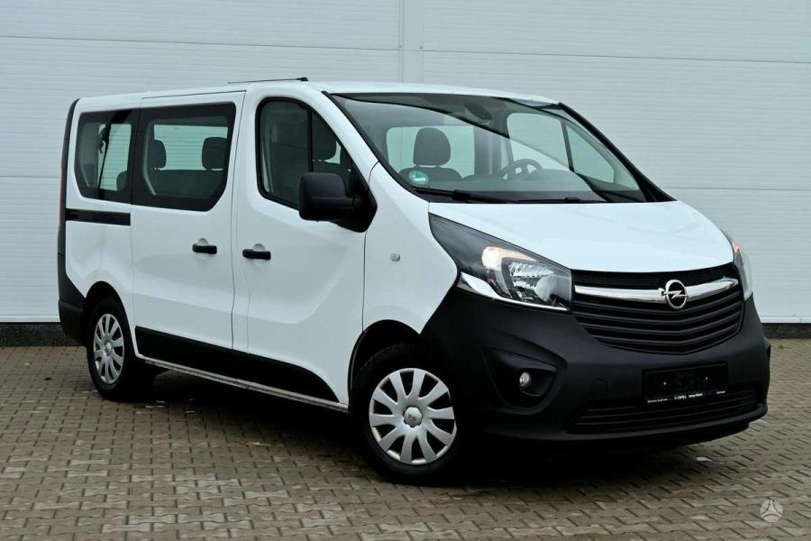 White Opel Vivaro 2018 in Kretinga, with an engine capacity of 1.60 L and mileage of 284 thousand km for 11499 €, photo 1 on AUTOMOTO.COM.LV