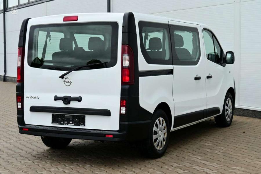 White Opel Vivaro 2018 in Kretinga, with an engine capacity of 1.60 L and mileage of 284 thousand km for 11499 €, photo 7 on AUTOMOTO.COM.LV