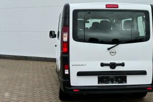 White Opel Vivaro 2018 in Kretinga, with an engine capacity of 1.60 L and mileage of 284 thousand km for 11499 €, photo 10 on AUTOMOTO.COM.LV