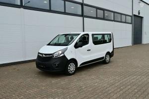 White Opel Vivaro 2018 in Kretinga, with an engine capacity of 1.60 L and mileage of 284 thousand km for 11499 €, photo 13 on AUTOMOTO.COM.LV
