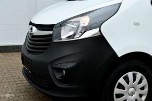 White Opel Vivaro 2018 in Kretinga, with an engine capacity of 1.60 L and mileage of 284 thousand km for 11499 €, photo 14 on AUTOMOTO.COM.LV
