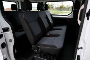 White Opel Vivaro 2018 in Kretinga, with an engine capacity of 1.60 L and mileage of 284 thousand km for 11499 €, photo 25 on AUTOMOTO.COM.LV