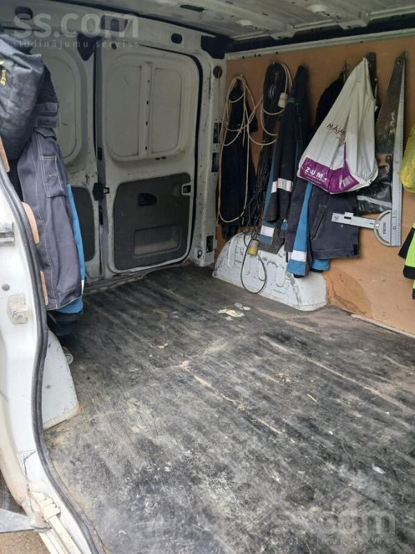 Balts Opel Vivaro 2006 Cēsis, ar dzinēja tilpumu 1.90 L un nobraukumu 420 tūkst. km par 2600 €, foto 6 vietnē AUTOMOTO.COM.LV