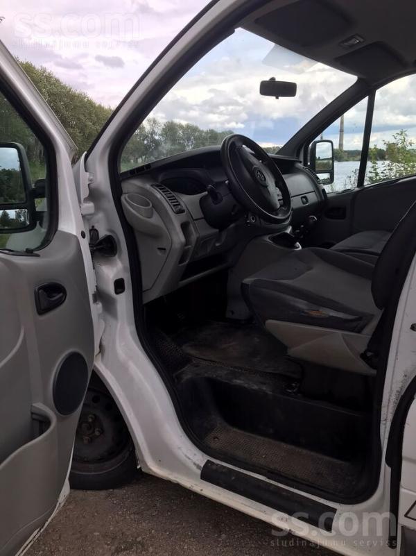 White Opel Vivaro 2008 in Jurmala, with an engine capacity of 2.00 L and mileage of 224 thousand km for 2850 €, photo 6 on AUTOMOTO.COM.LV