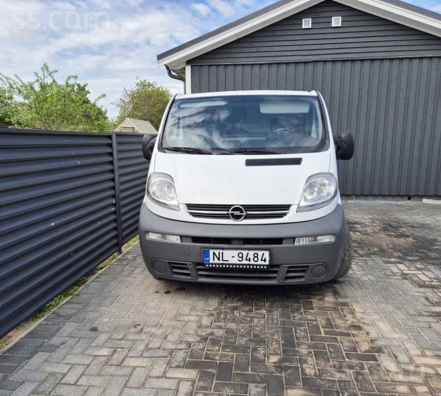 Balts Opel Vivaro 2006 Kuldīga, ar dzinēja tilpumu 2.50 L un nobraukumu 340 tūkst. km par 5500 €, foto 1 vietnē AUTOMOTO.COM.LV