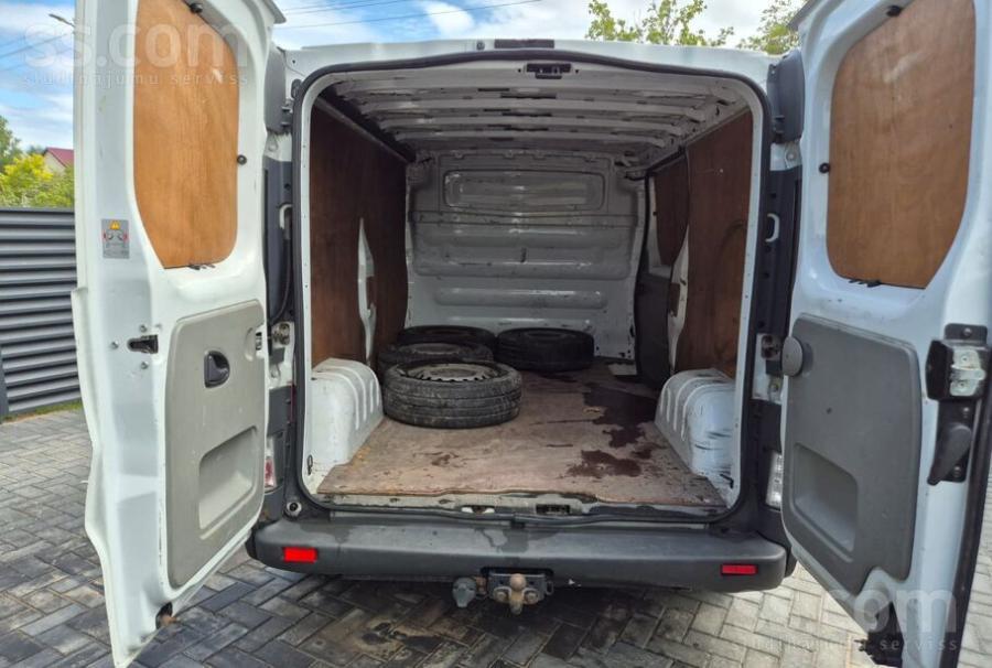 Balts Opel Vivaro 2006 Kuldīga, ar dzinēja tilpumu 2.50 L un nobraukumu 340 tūkst. km par 5500 €, foto 5 vietnē AUTOMOTO.COM.LV