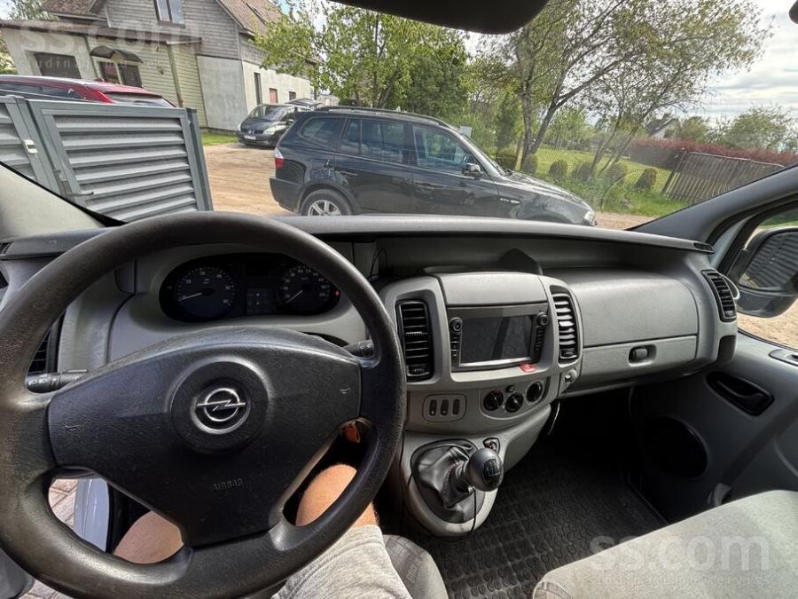 Balts Opel Vivaro 2006 Kuldīga, ar dzinēja tilpumu 2.50 L un nobraukumu 340 tūkst. km par 5500 €, foto 19 vietnē AUTOMOTO.COM.LV