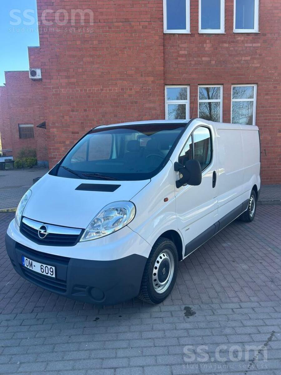White Opel Vivaro 2008 in Riga, with an engine capacity of 2.00 L and mileage of 326 thousand km for 6100 €, photo 1 on AUTOMOTO.COM.LV