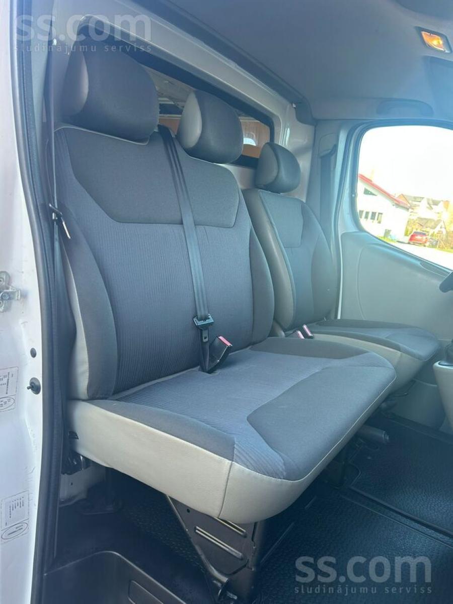 White Opel Vivaro 2008 in Riga, with an engine capacity of 2.00 L and mileage of 326 thousand km for 6100 €, photo 8 on AUTOMOTO.COM.LV
