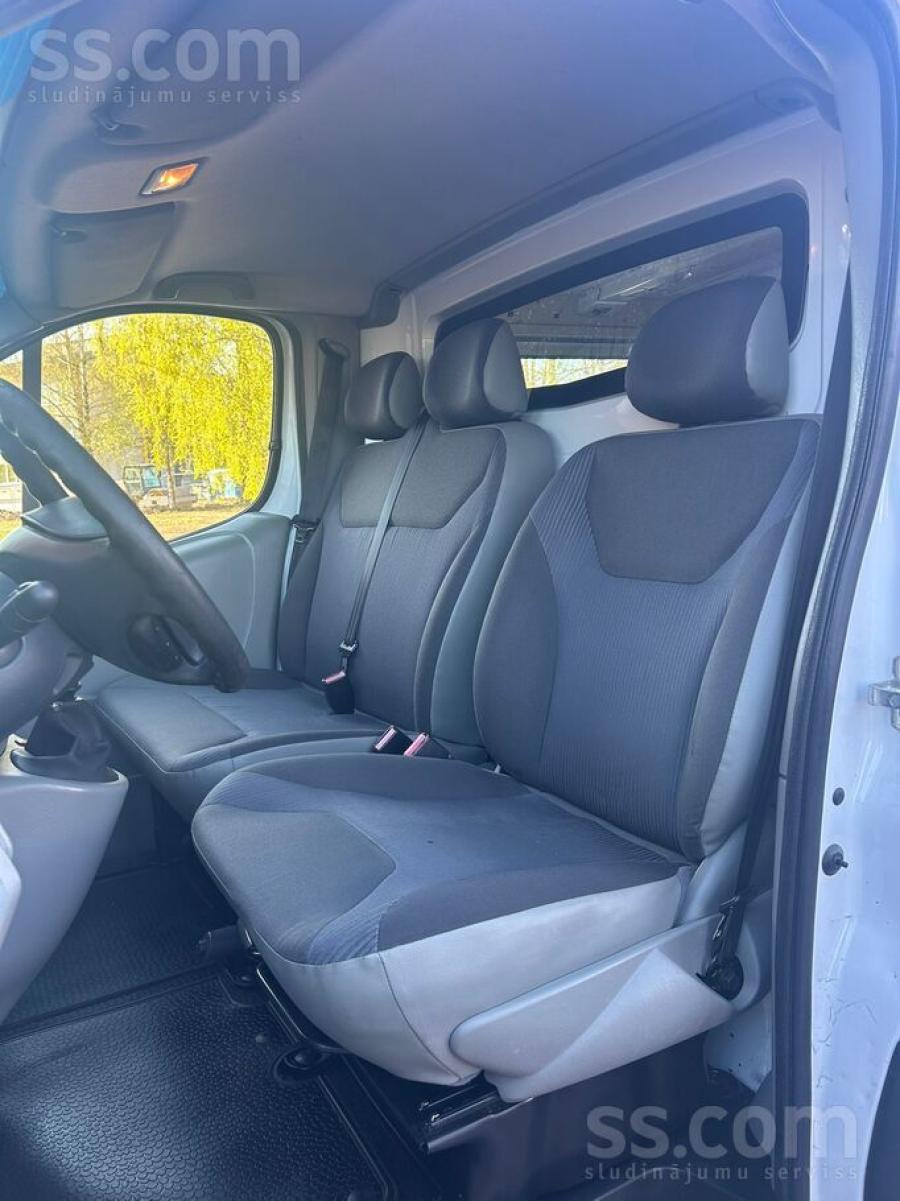 White Opel Vivaro 2008 in Riga, with an engine capacity of 2.00 L and mileage of 326 thousand km for 6100 €, photo 9 on AUTOMOTO.COM.LV