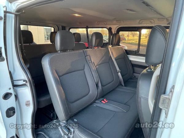 White Opel Vivaro 2016 in Tartu, with an engine capacity of 1.60 L and mileage of 192 thousand km for 12990 €, photo 11 on AUTOMOTO.COM.LV
