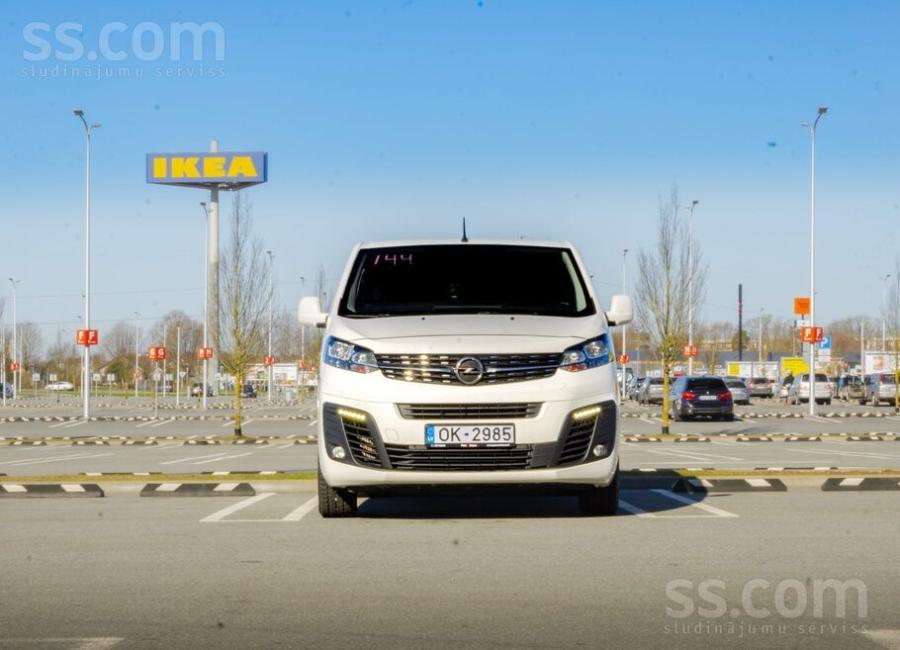 White Opel Vivaro 2019 in Riga, with an engine capacity of 1.50 L and mileage of 298 thousand km for 8990 €, photo 4 on AUTOMOTO.COM.LV