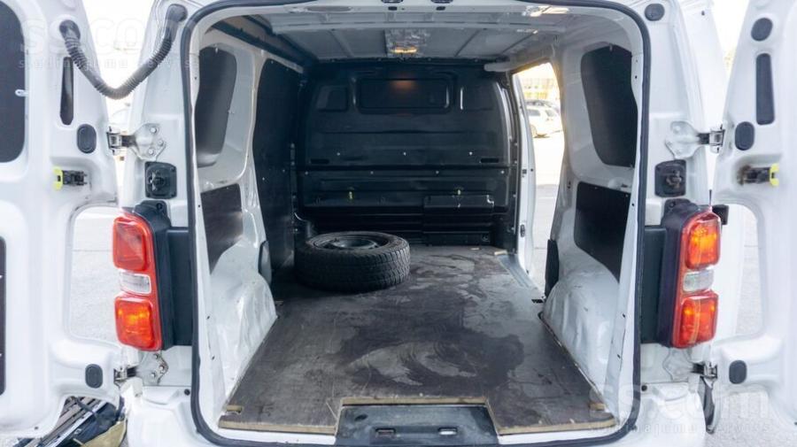 White Opel Vivaro 2019 in Riga, with an engine capacity of 1.50 L and mileage of 298 thousand km for 8990 €, photo 22 on AUTOMOTO.COM.LV