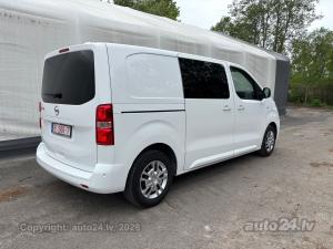 White Opel Vivaro 2022 in Ogre, with an engine capacity of 2.00 L and mileage of 132 thousand km for 15900 €, photo 8 on AUTOMOTO.COM.LV