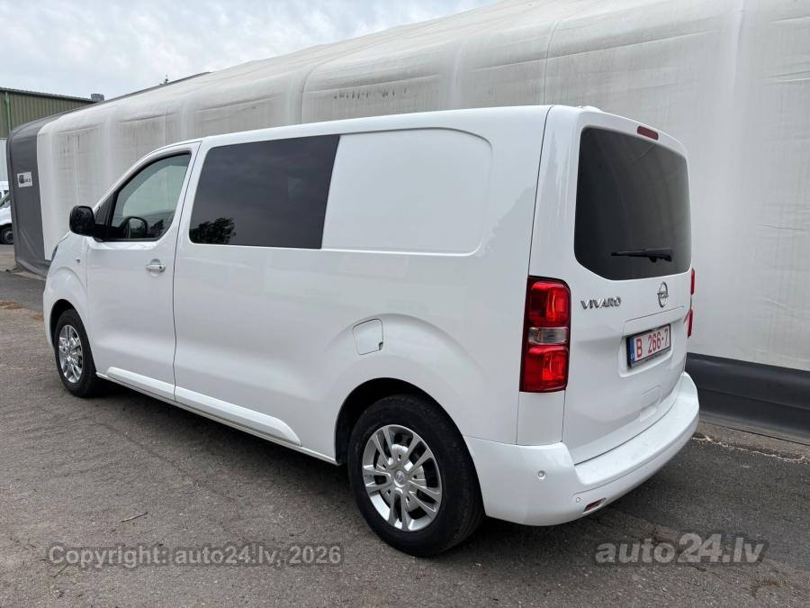 White Opel Vivaro 2022 in Ogre, with an engine capacity of 2.00 L and mileage of 132 thousand km for 15900 €, photo 9 on AUTOMOTO.COM.LV