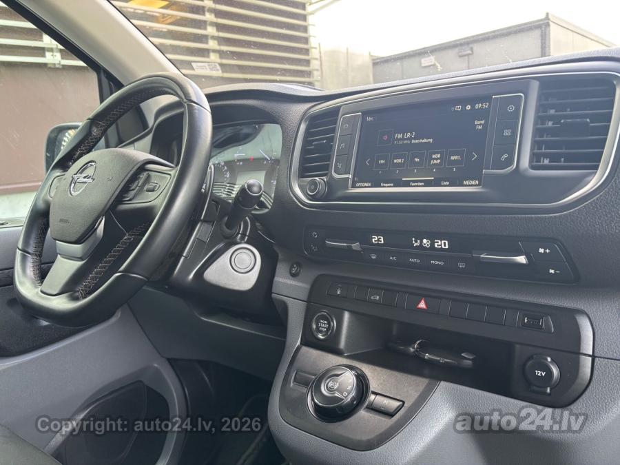 White Opel Vivaro 2022 in Ogre, with an engine capacity of 2.00 L and mileage of 132 thousand km for 15900 €, photo 11 on AUTOMOTO.COM.LV