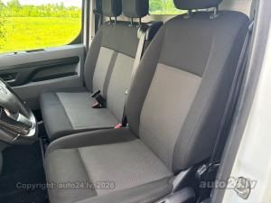 White Opel Vivaro 2022 in Ogre, with an engine capacity of 2.00 L and mileage of 132 thousand km for 15900 €, photo 13 on AUTOMOTO.COM.LV